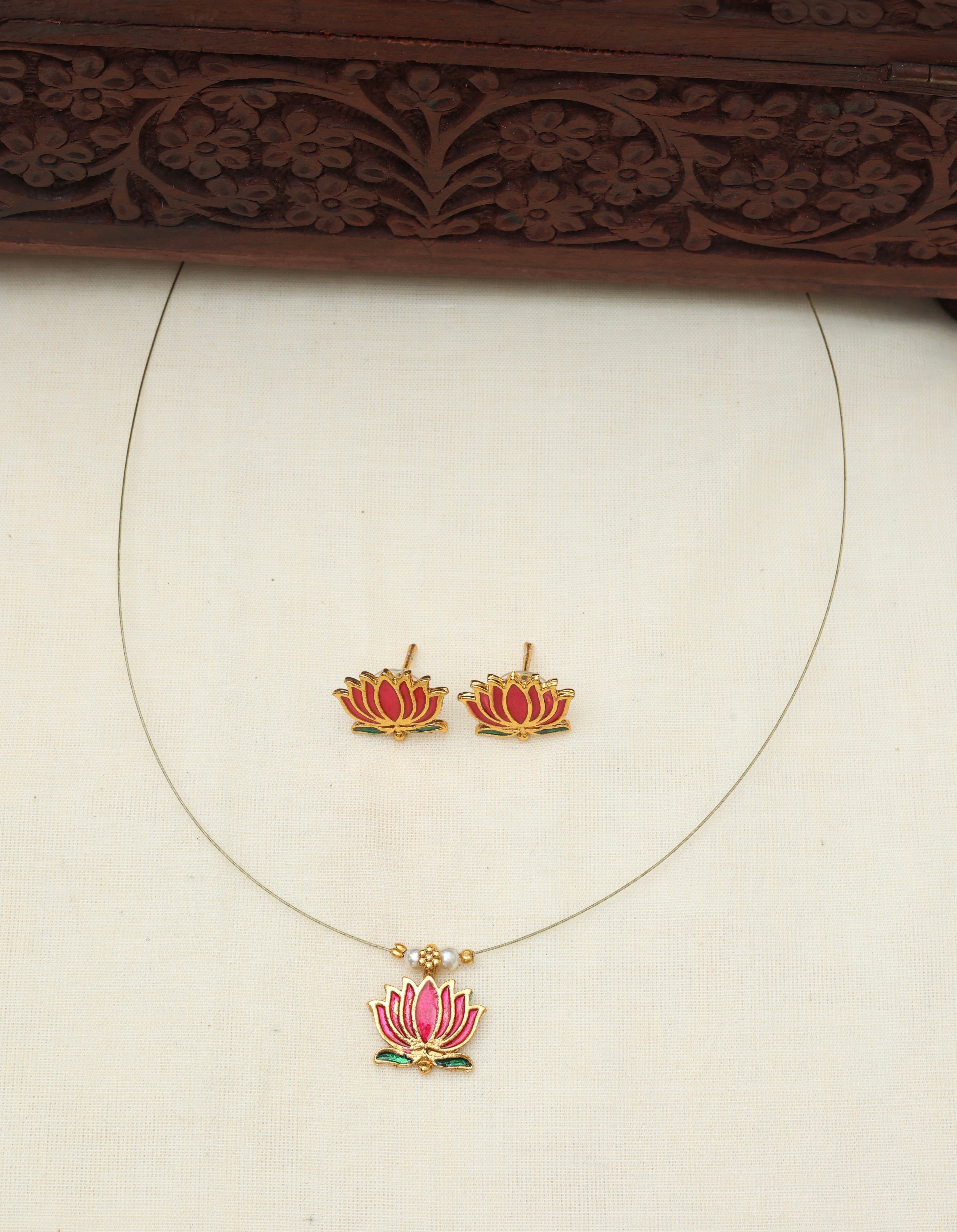Invisible lotus necklace set - (JS 0175) – Divanka